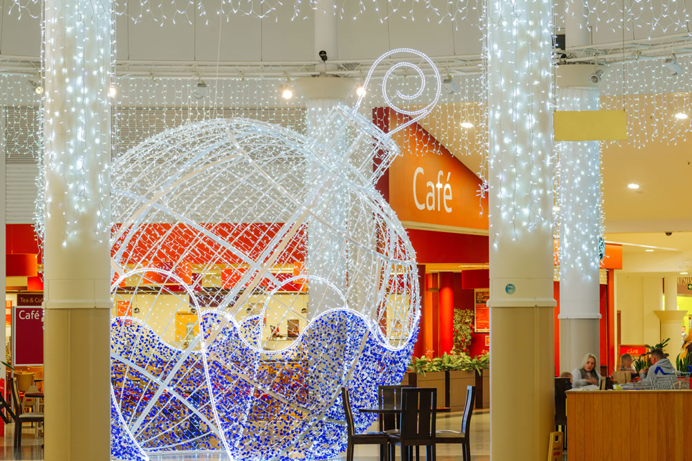 Commercial Christmas Decorations - Fizzco Projects
